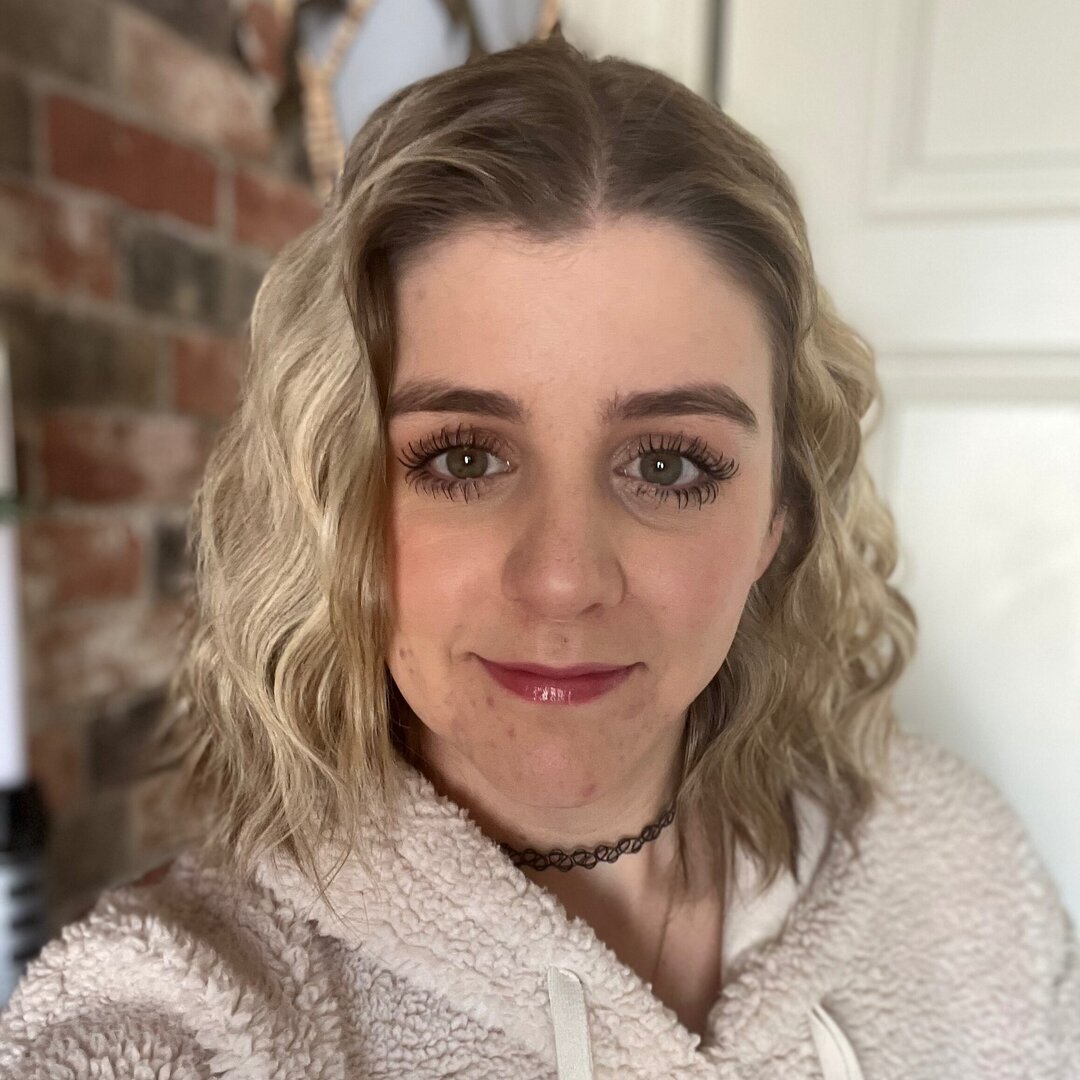 Book Services in Sparks, NV with Sarah