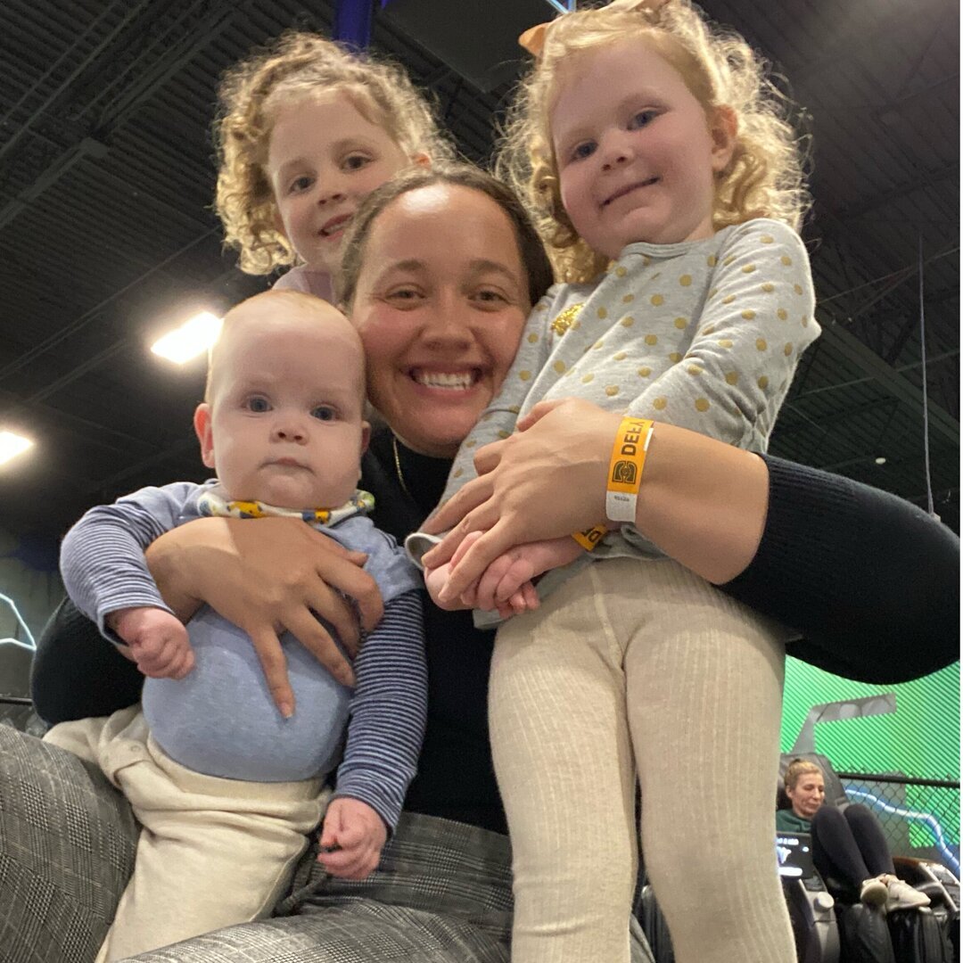 Book Services in Warren, MI with Jewel