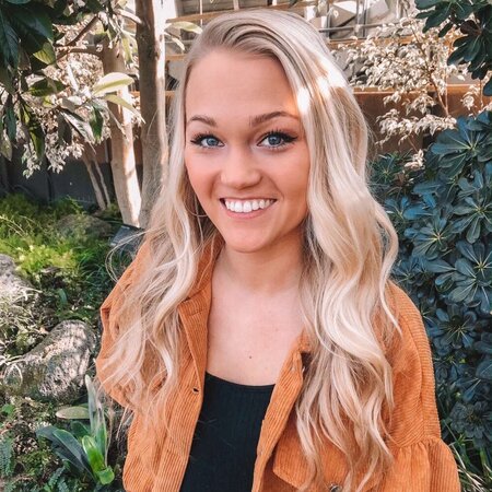 Book Services in Oshkosh, WI with Grace