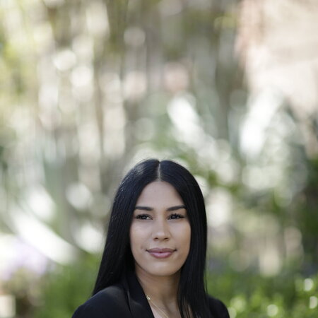 Book Services in Hollywood, FL with Lisette