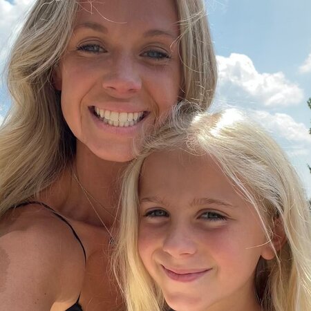 Book Services in Powell, OH with Jessica