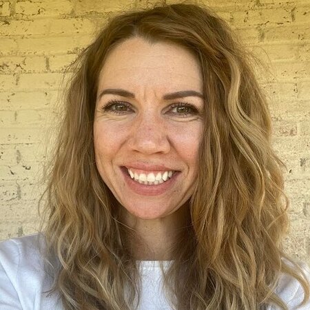 Book Services in Ostrander, OH with Monica