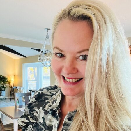 Book Services in West Bloomfield, MI with Beth