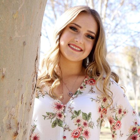 Book Services in Reno, NV with Katelyn