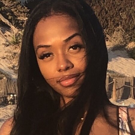 Book Services in Houston, TX with Sharavia