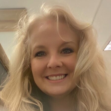 Book Services in Dayton, OH with Michele