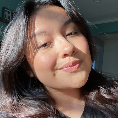 Book Services in Bowie, MD with Isabela