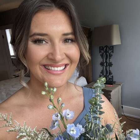 Book Services in O Fallon, MO with Ellie