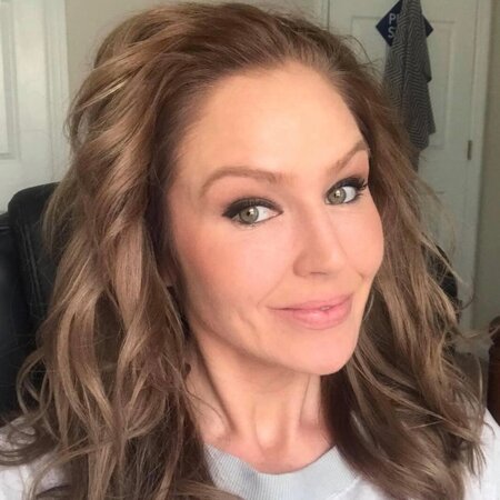 Book Services in Etters, PA with Erica