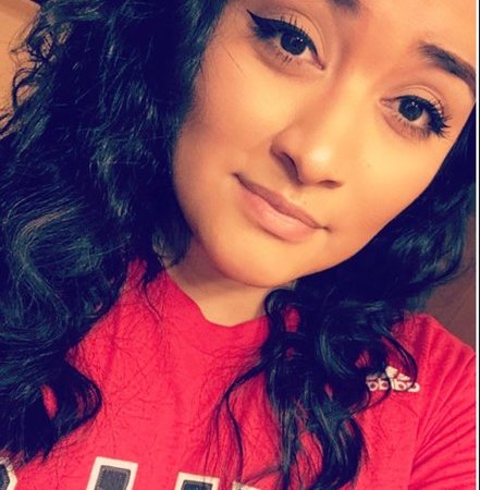 Book Services in Oak Lawn, IL with Marisol