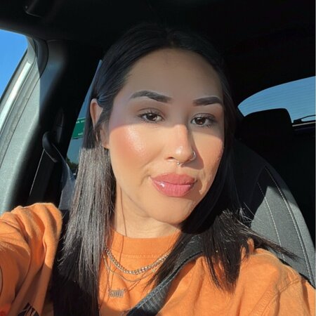 Book Services in Hanford, CA with Raeleen