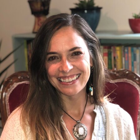 Book Services in Bothell, WA with Lisa