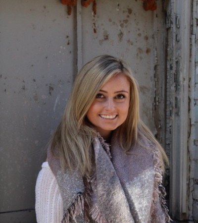 Book Services in Simi Valley, CA with Brianne