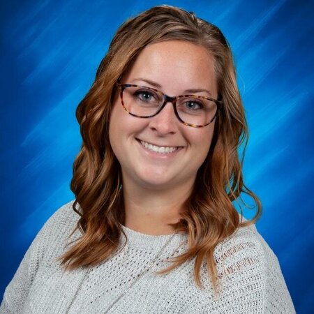 Book Services in Fargo, ND with Alyssa