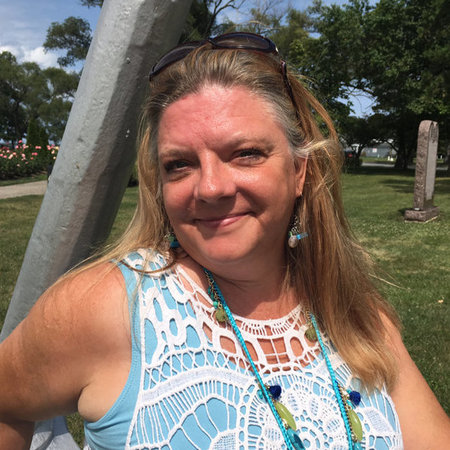 Book Services in Streetsboro, OH with Lorrie