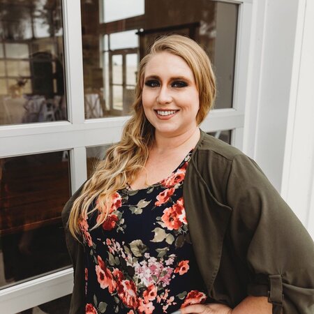 Book Services in Nashville, TN with Sarah