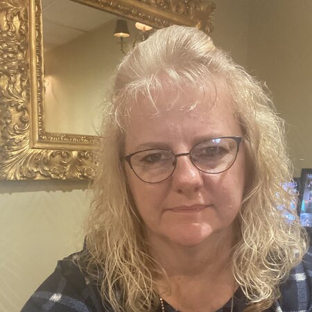 Book Services in Letart, WV with Lisa