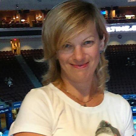 Book Services in Letha, ID with Natalia