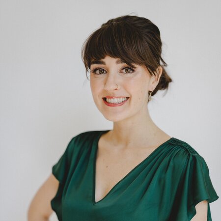 Book Services in Kirkland, WA with Ciera