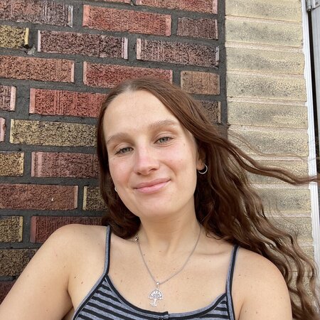 Book Services in Saint Louis, MO with Aida