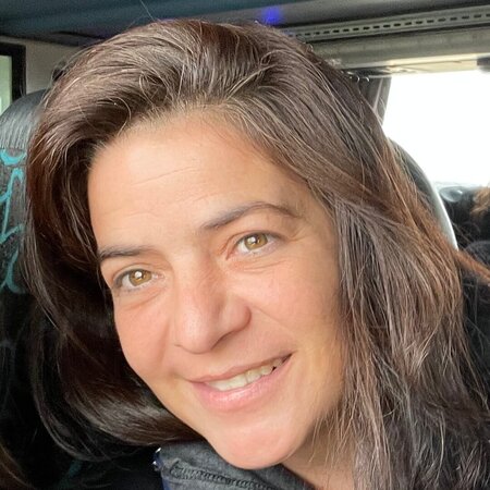 Book Services in Tampa, FL with Daniela