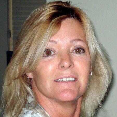 Book Services in Las Vegas, NV with Cissy