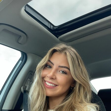 Book Services in Battle Ground, WA with Liliya