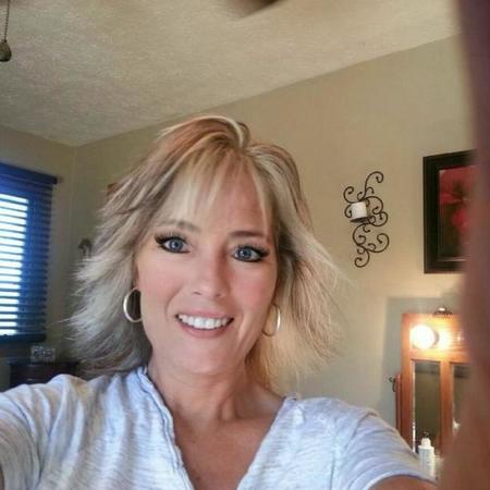 Book Services in Roscoe, IL with Michelle