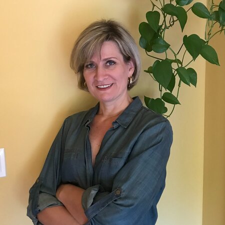 Book Services in Joppa, MD with Renata