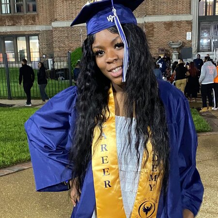 Book Services in Saint Louis, MO with Lakiah