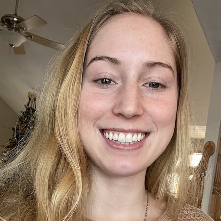 Book Services in Belvidere, IL with Madelynn