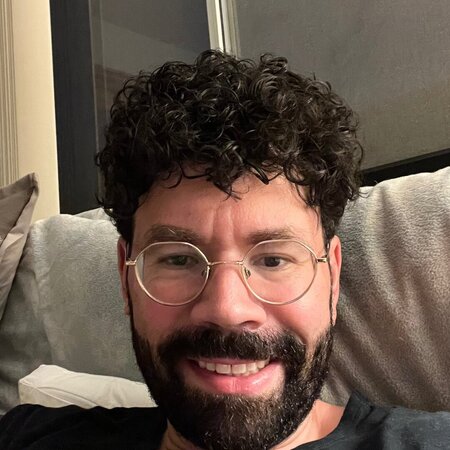 Book Services in North Las Vegas, NV with Robert