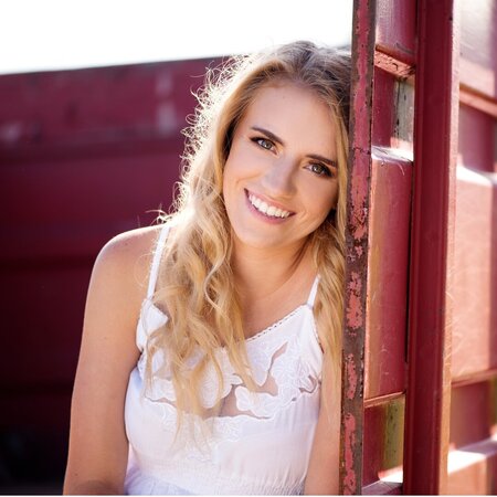 Book Services in Jasper, AL with Amber D