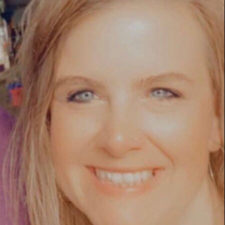 Book Services in Oshkosh, WI with Jennifer