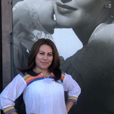 Book Services in Simi Valley, CA with Lilia