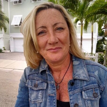 Book Services in Clearwater, FL with Renee