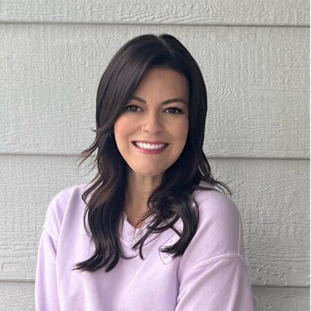 Book Services in Salinas, CA with Traci