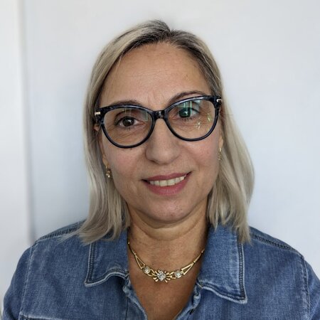 Book Services in Hicksville, NY with Magdalena