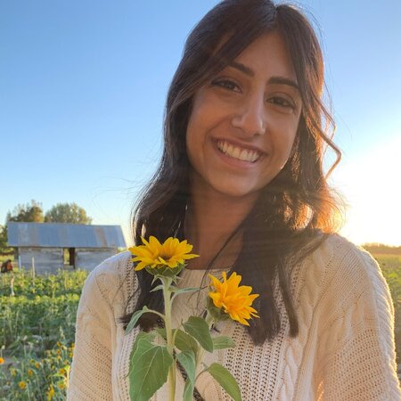 Book Services in Oxnard, CA with Saprina