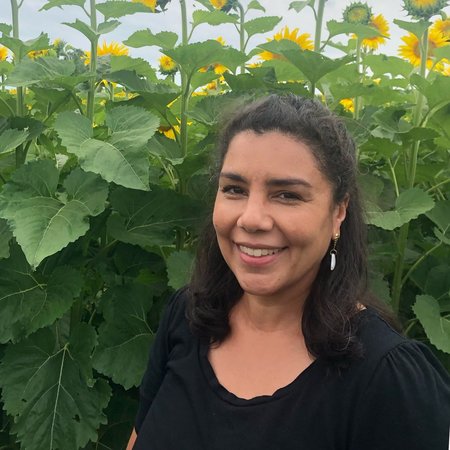 Book Services in Minneapolis, MN with Tabitha