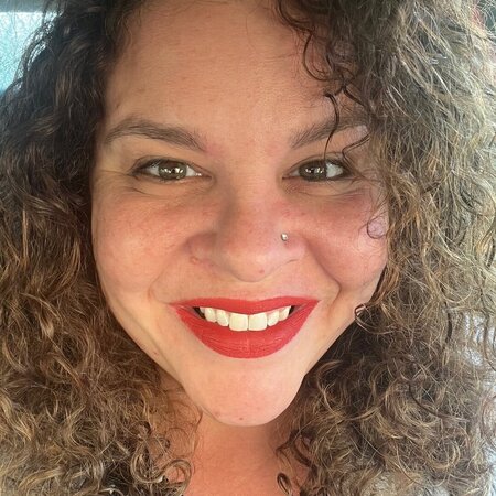 Book Services in Harleysville, PA with Zena