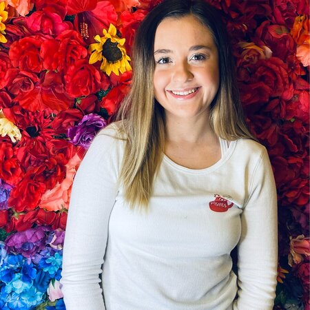 Book Services in Toledo, OH with Alayna