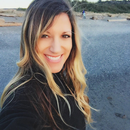 Book Services in Grants Pass, OR with Dayna