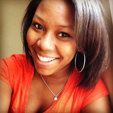 Book Services in Nashville, TN with Deahna