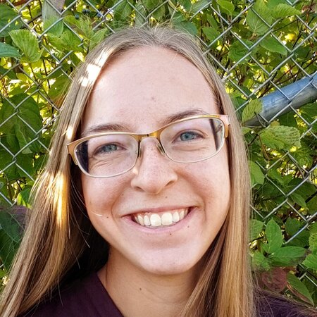 Book Services in Cedar Rapids, IA with Isabelle