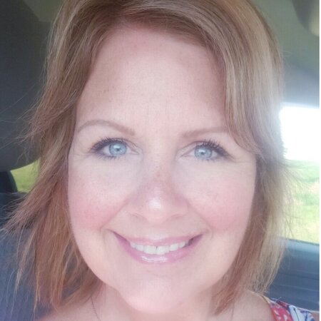 Book Services in Lowden, IA with Dawn