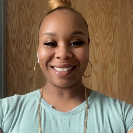 Book Services in Hammond, IN with Dalisa