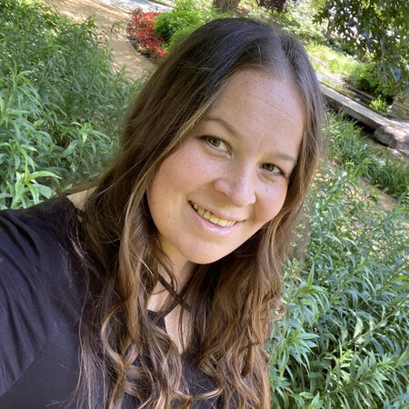 Book Services in Junction City, OR with Jennafer