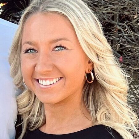 Book Services in New Berlin, WI with Breanna