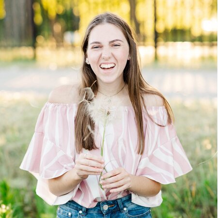 Book Services in Muskegon, MI with Raelyn